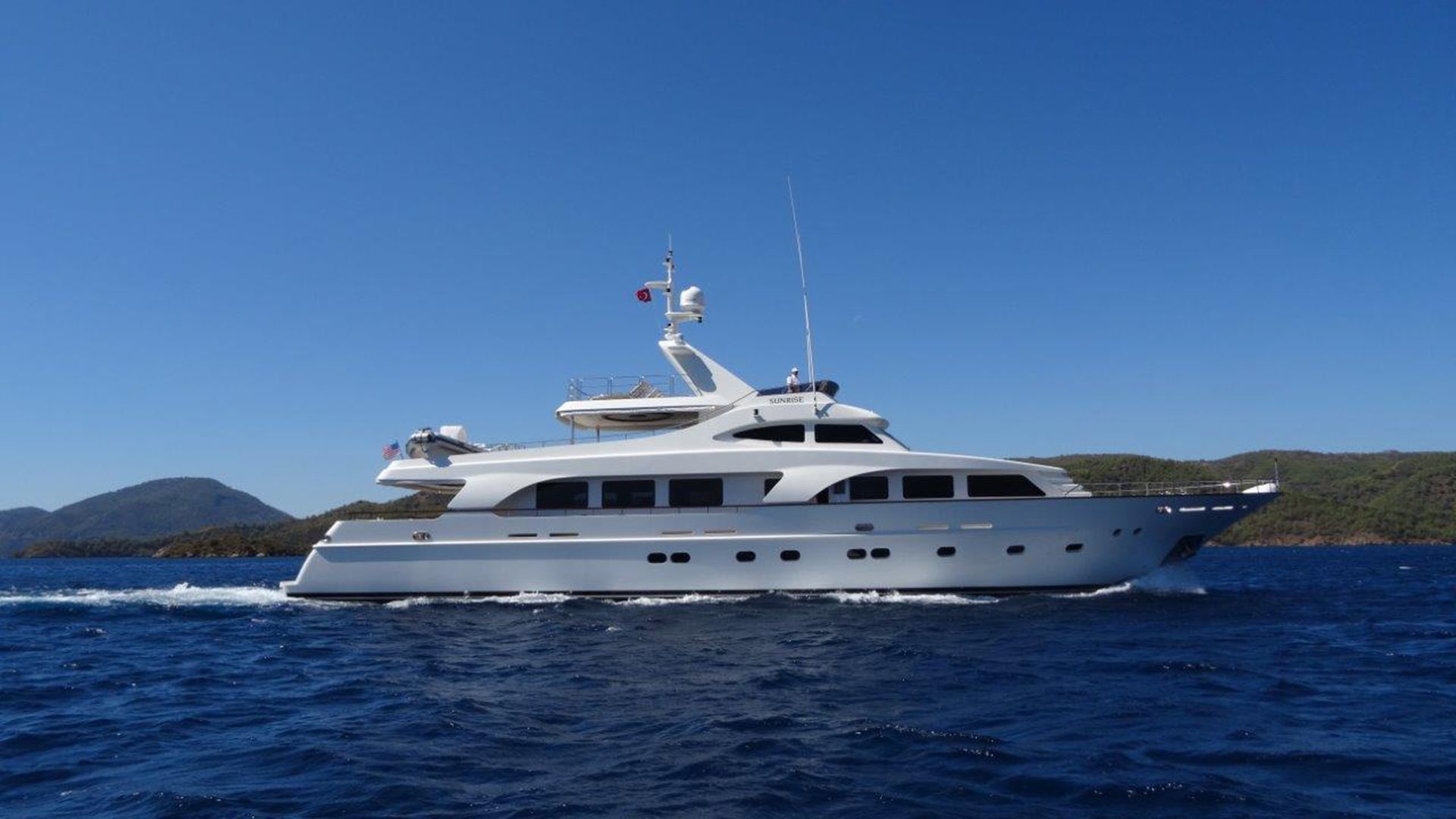 Ses motor yacht Sunrise sold